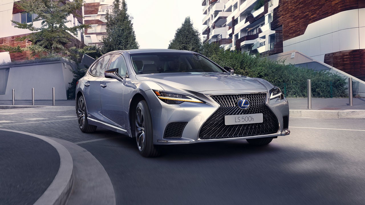 Брошури и Ценови листи | Lexus България