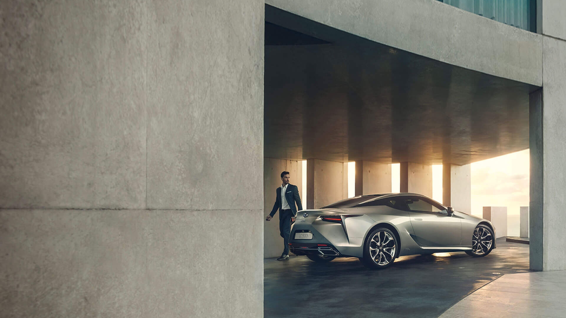 Lexus България - Луксозни хибридни и напълно електрически автомобили