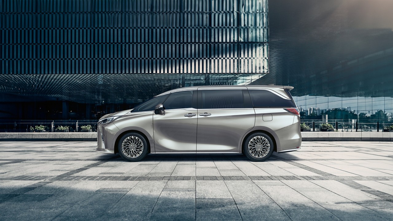 The Lexus Luxury MPV Range | Lexus България